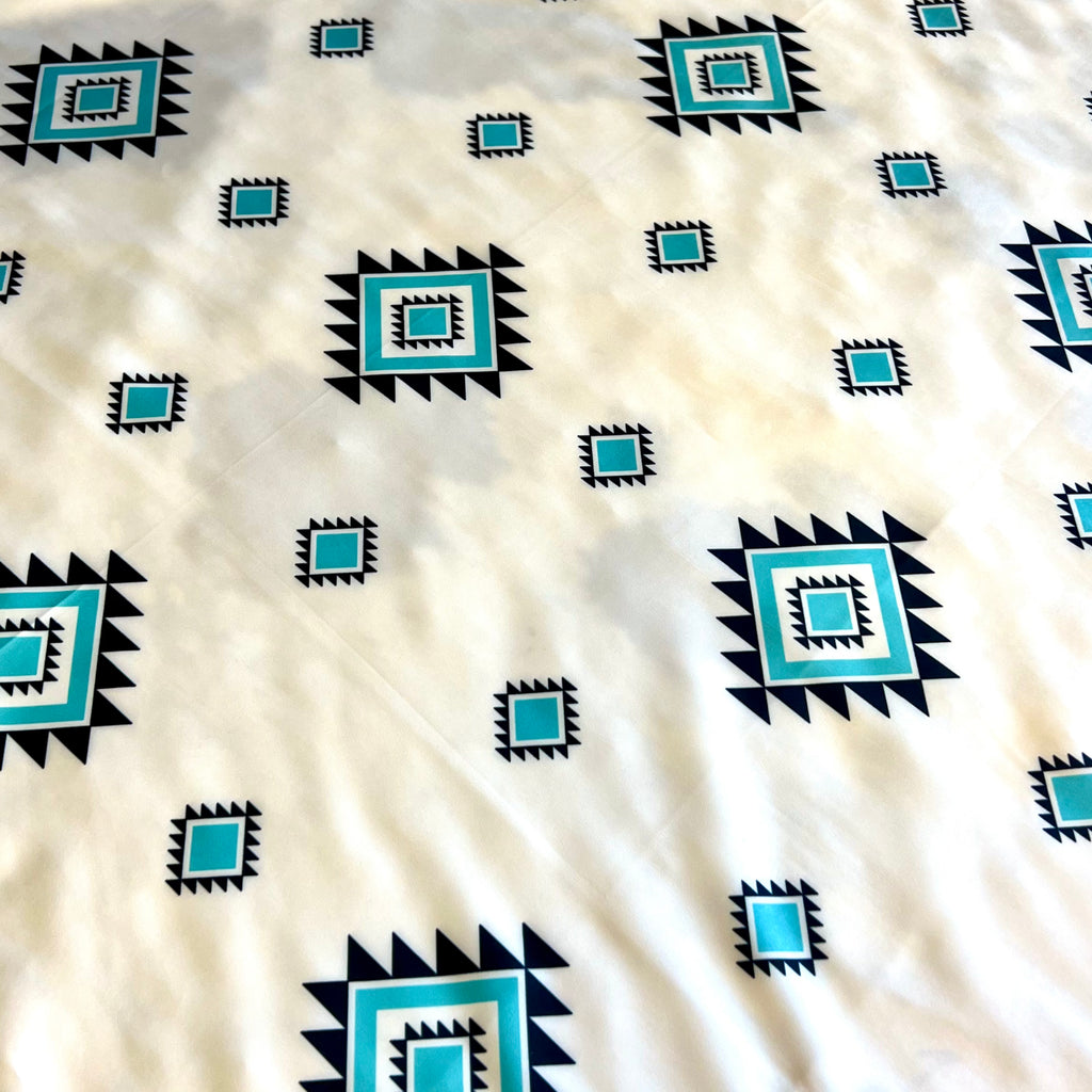 BOUTIQUE LOCATION & HOURS – Queen Bling Boutique